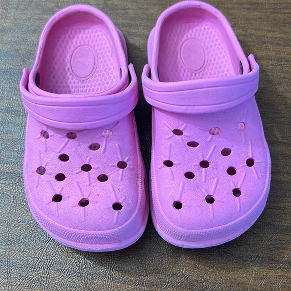 Source Unknown | Shoes | Girls Crocs | Poshmark
